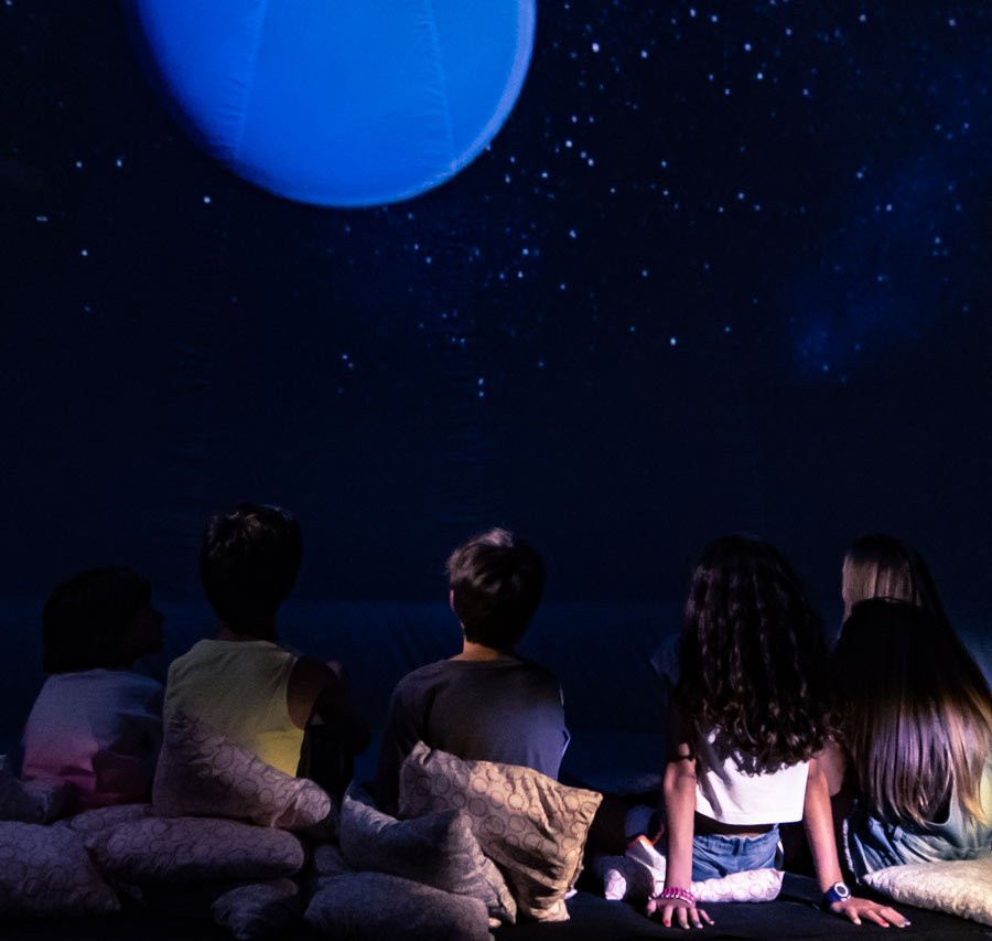 Activitats escolars d'astronomia i medi ambient | Planetari mòbil